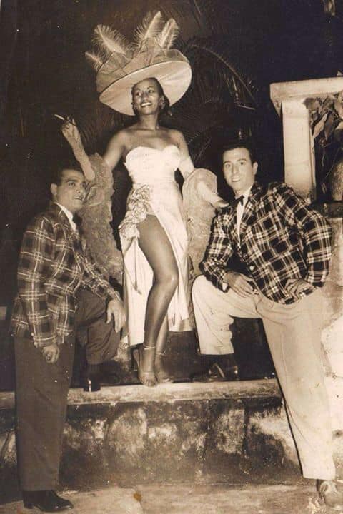 Celia Cruz en el Tropicana 1950. Nuestra Celia cantaba y bailaba en las ... Celia Cruz en el Tropicana 1950. Nuestra Celia cantaba y bailaba en las ...